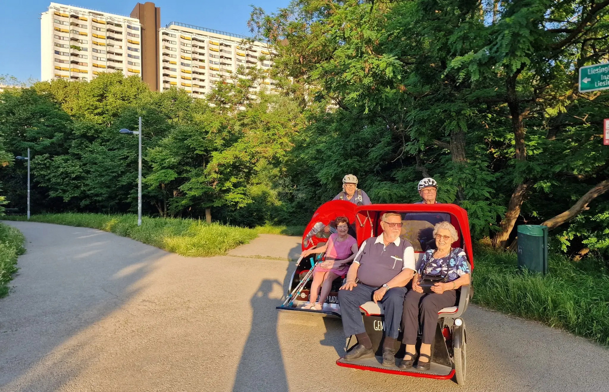 Mit der Rikscha auf Entdeckungstour durch Liesing - Arbeiter-Samariter ...